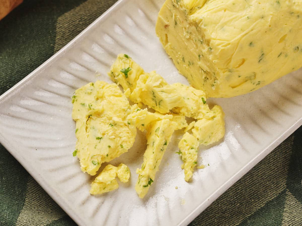 Rich and Creamy Roasted Garlic Butter Recipe