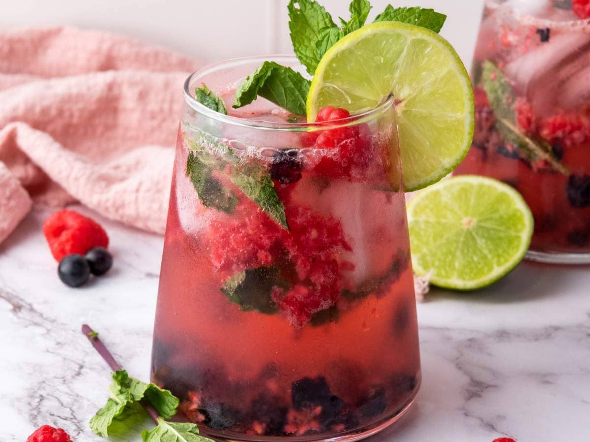 Blueberry Mocktail (Easy 10-Minute Recipe)